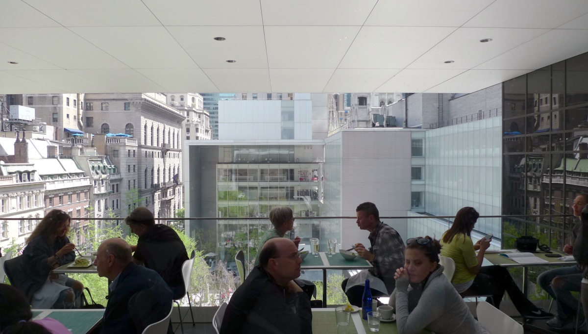 アートの余韻にひたりながらお茶はいかが？ ニューヨーク近代美術館（MoMA）のミュージアムカフェ、テラス 5 -Terrace 5 ...